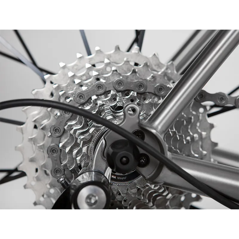 Enigma Evolve 105 Titanium Road Bike